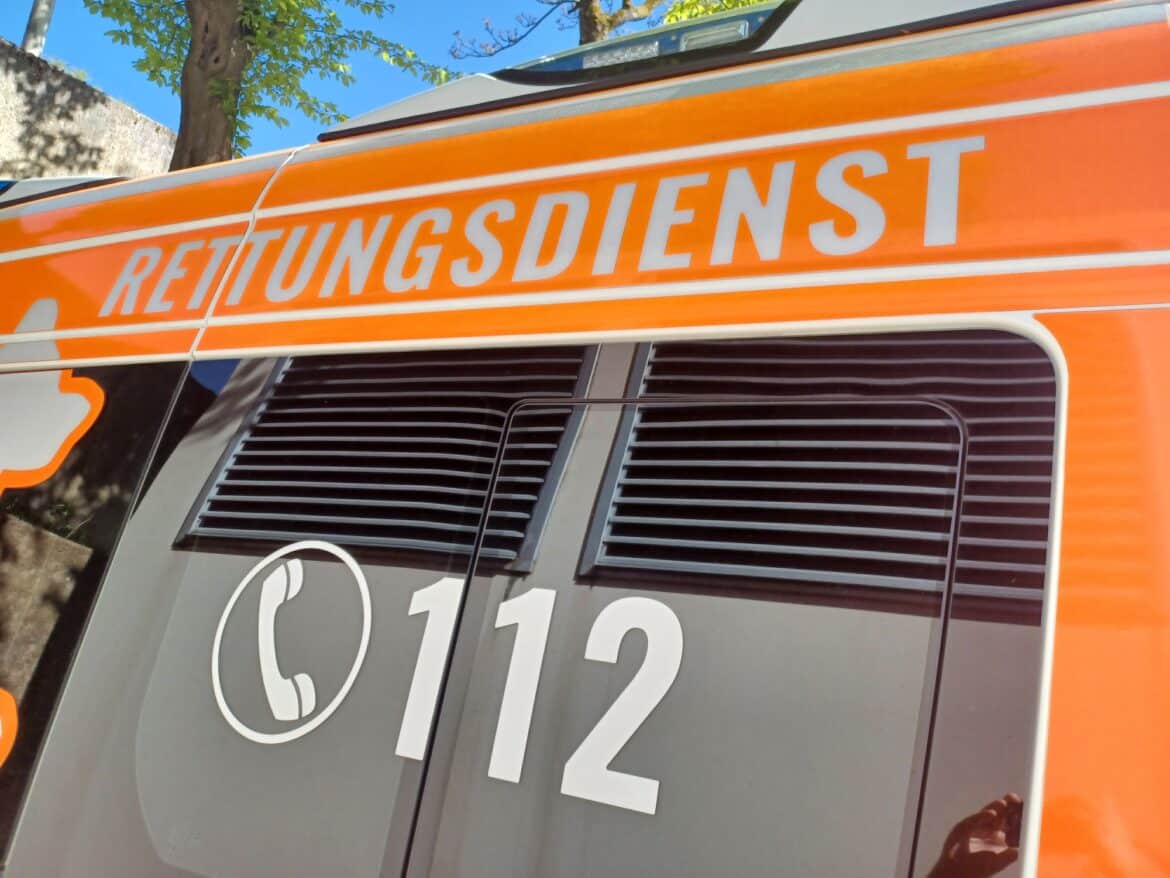 Schwerer Unfall: Neun Verletzte nach riskantem Überholmanöver